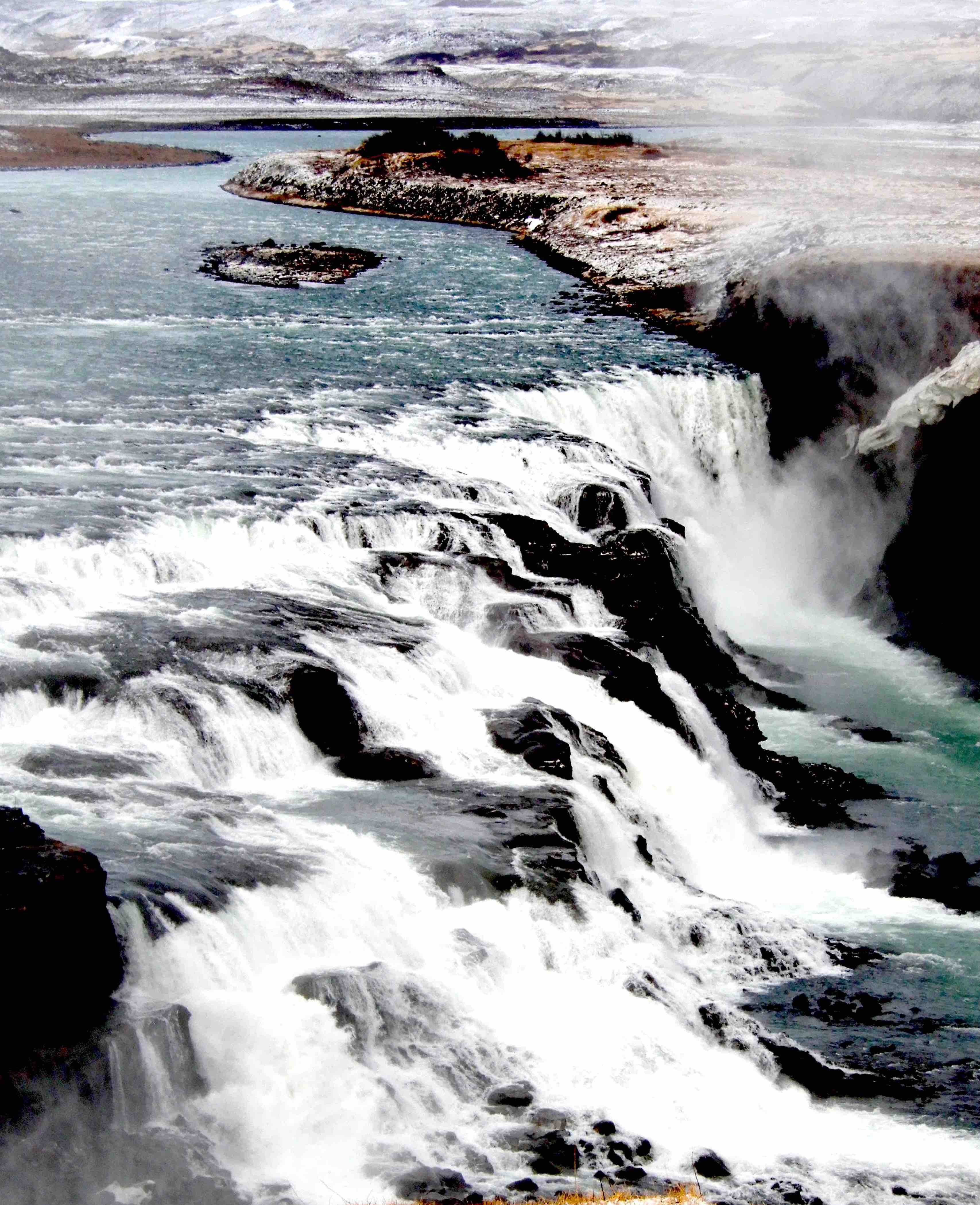 Drawn To Falling Water Part 1 – The Intentional Travelers